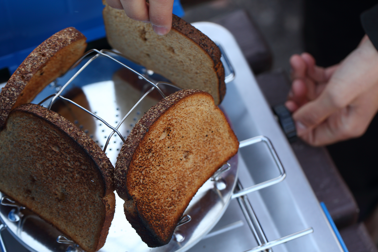 Camp Stove Toaster – Coghlan's