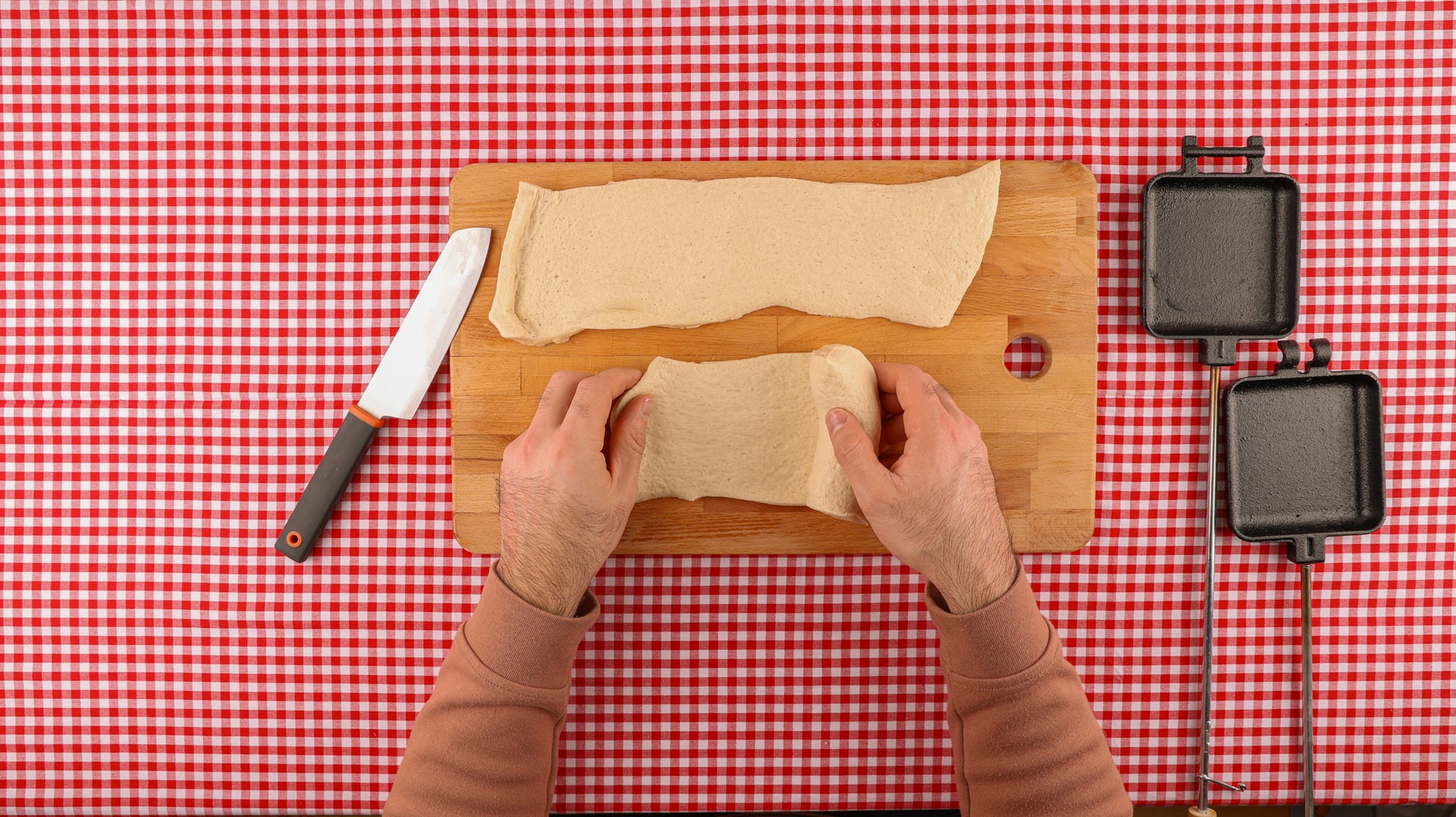 Campfire Pizza Pockets – Coghlan's
